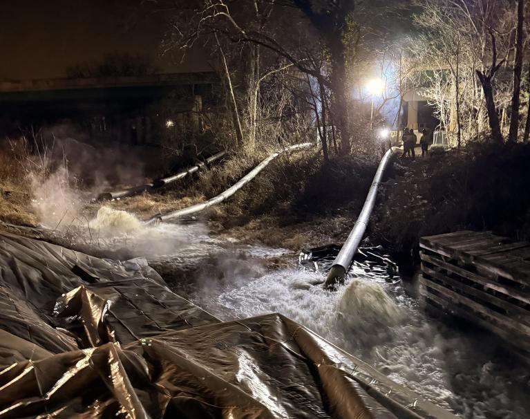 Pumps installed to divert sewage spill from Potomac River