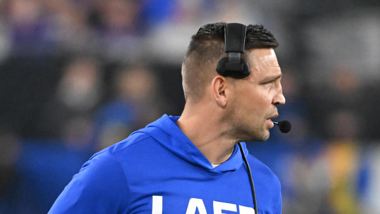 Steelers get upsetting NFL coach update as Chris Shula awaits next ...