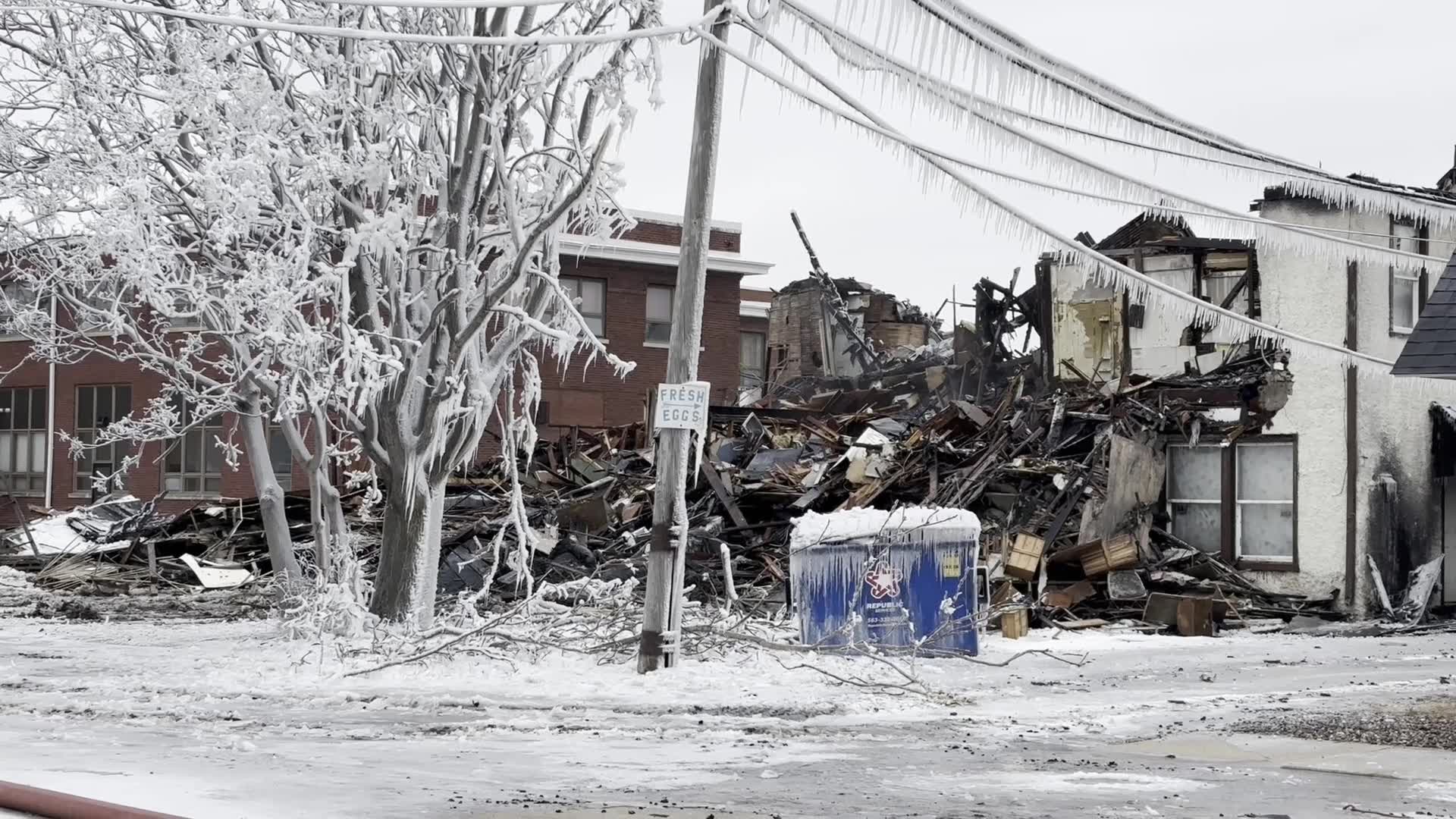 Fire destroys historic building in Fulton
