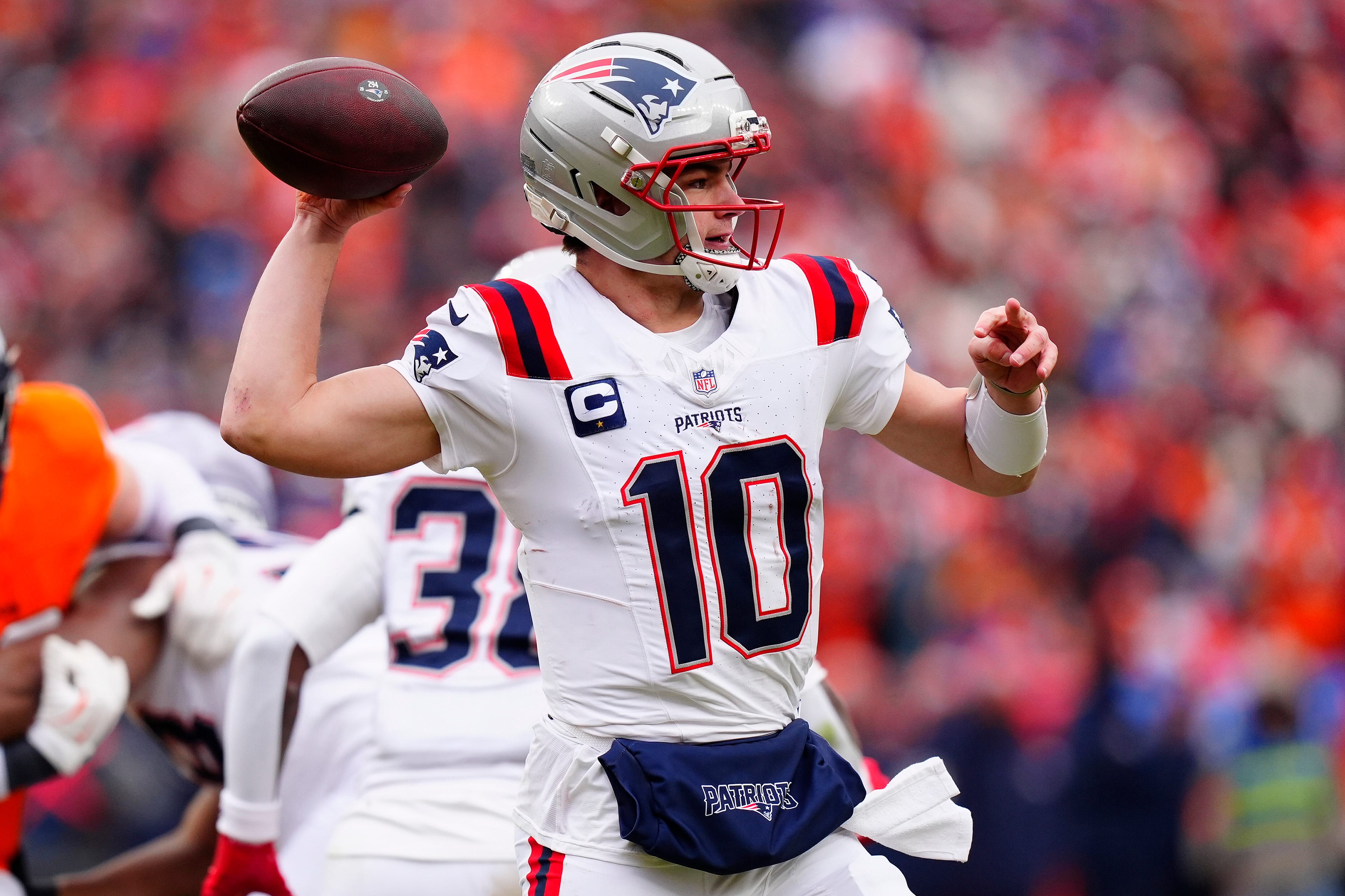 Watch: Patriots QB Drake Maye rushes for touchdown on Broncos defense