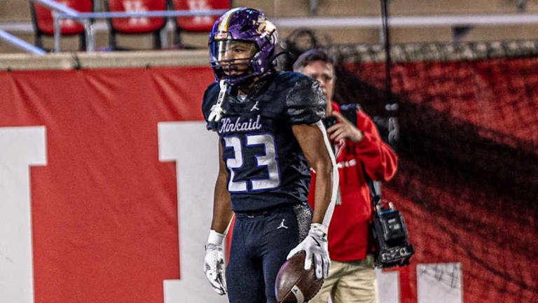 Dominant Texas running back expected to visit Razorbacks in spring