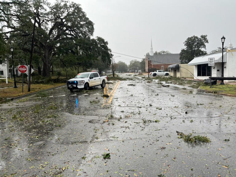 Video: Possible tornado damage to downtown Geneva