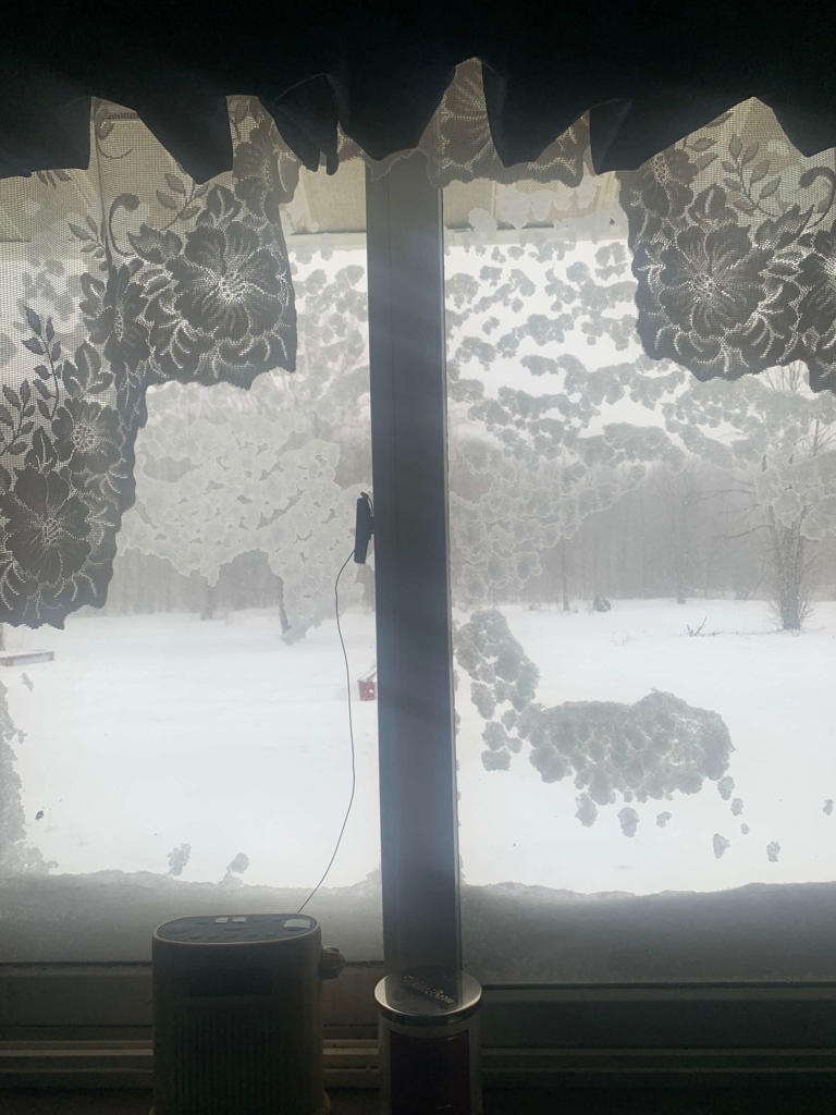 NY courts to close Monday as heavy snow blankets state