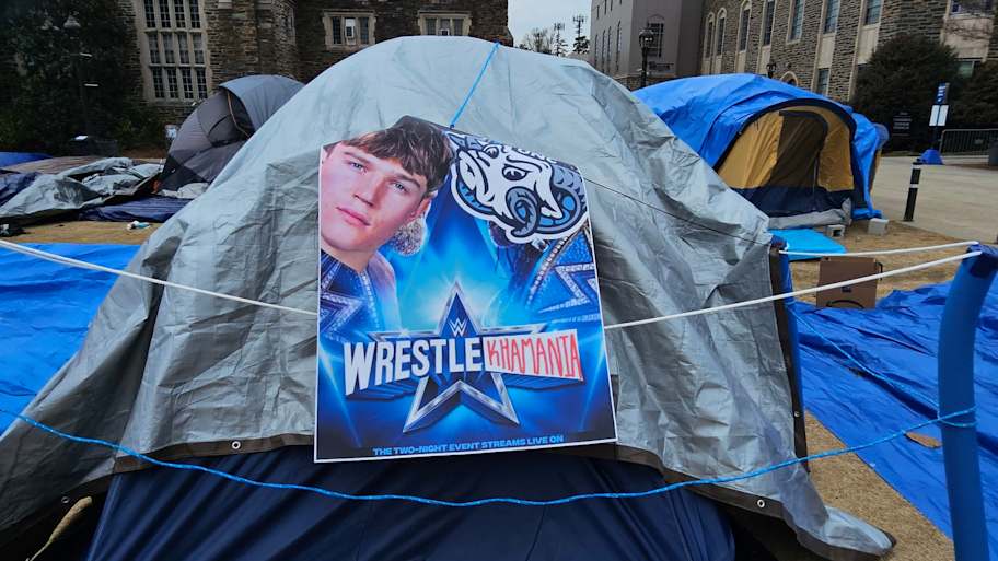 Duke basketball player hilariously praises crazies