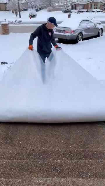 Dad shows the genius way he deals with snow after the snowstorm