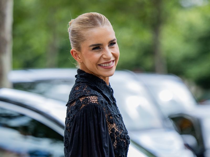 Von H&M: Dieses cute 29-Euro-Kleid lieben im Frühling 2026 kleine Frauen