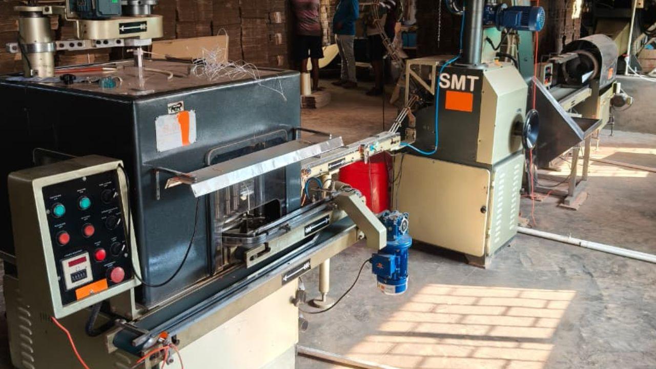 Maharashtra: Interstate liquor smuggling racket busted in Kagal