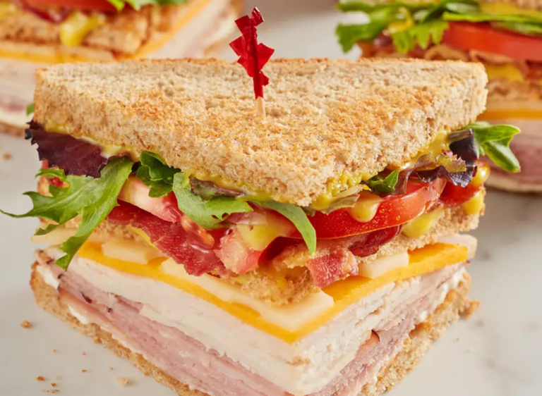 5 chain restaurants famous for their classic club sandwiches