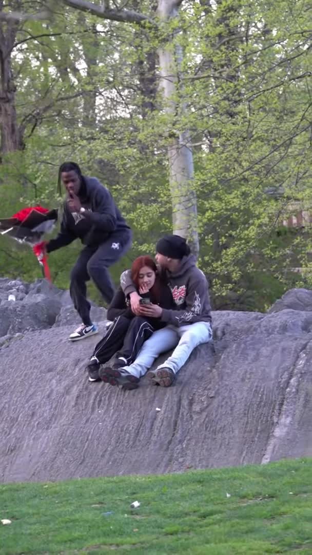 Heartwarming examples of kindness and compassion