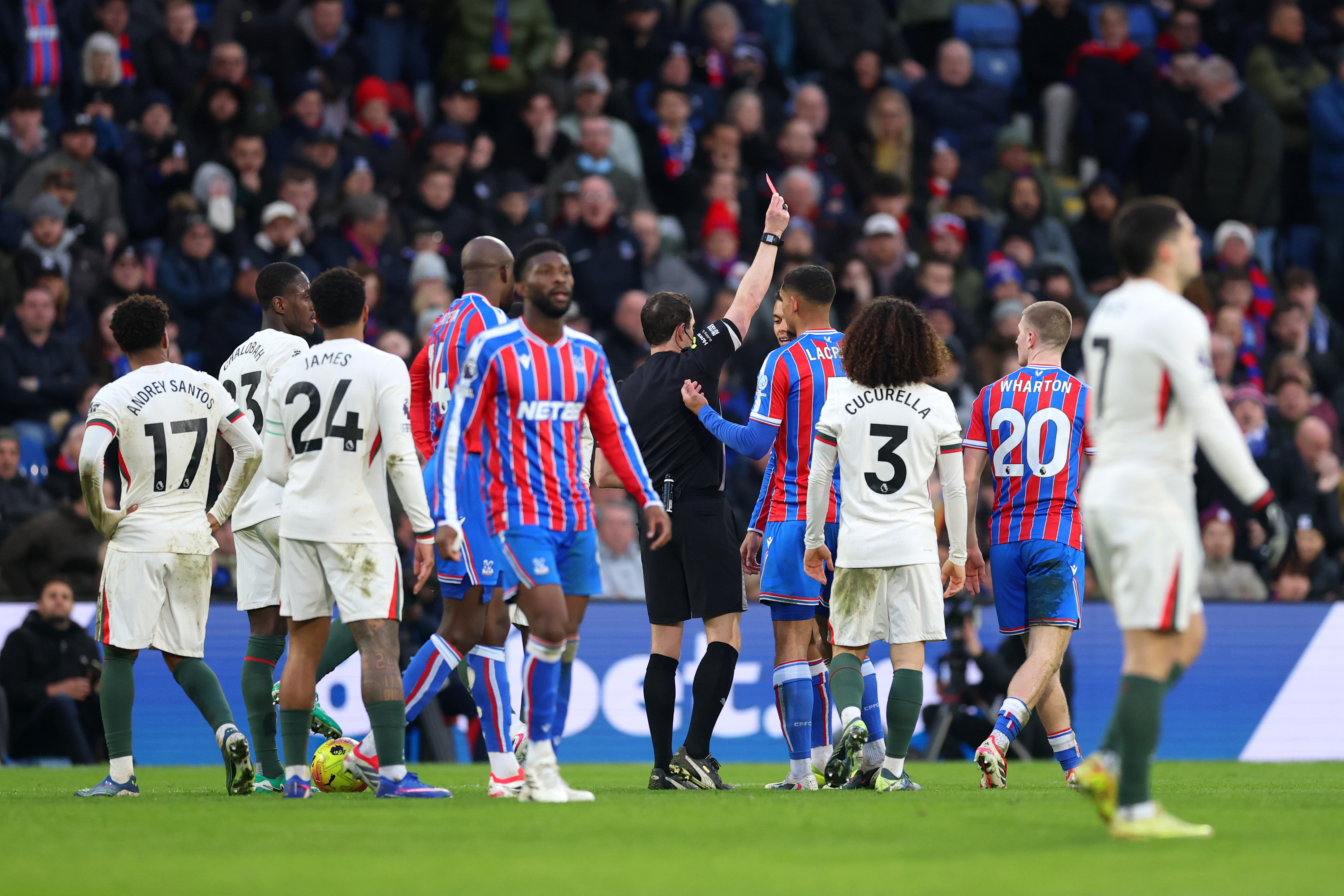 Nottingham Forest boost as Crystal Palace star sent off in 'utter headloss'