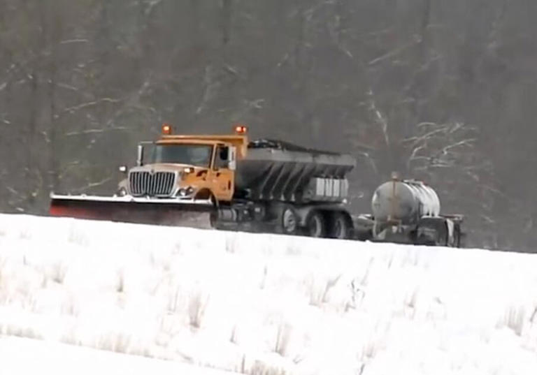 MoDOT, KDOT battle snow removal in frigid conditions