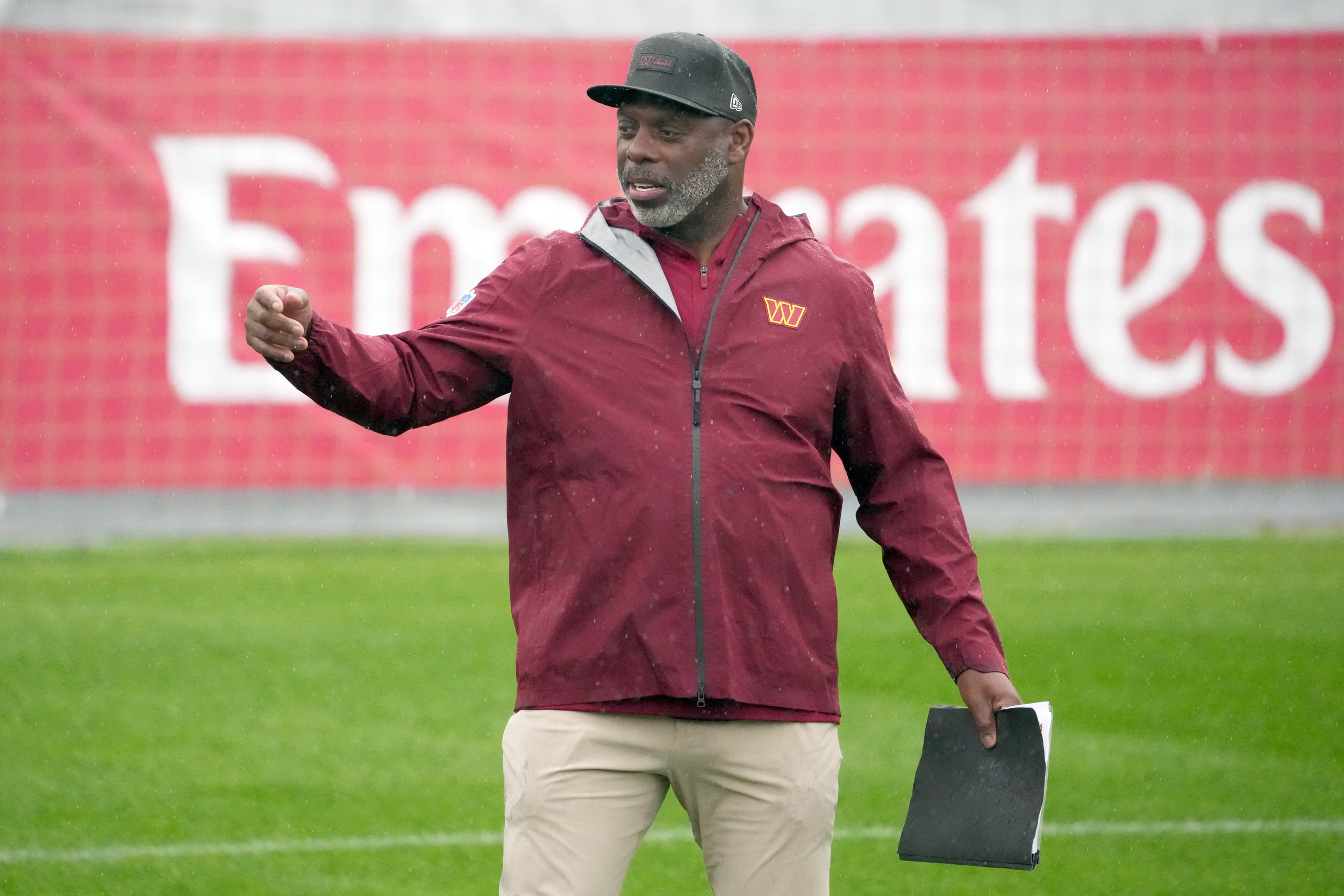 Browns conduct HC interview with Anthony Lynn