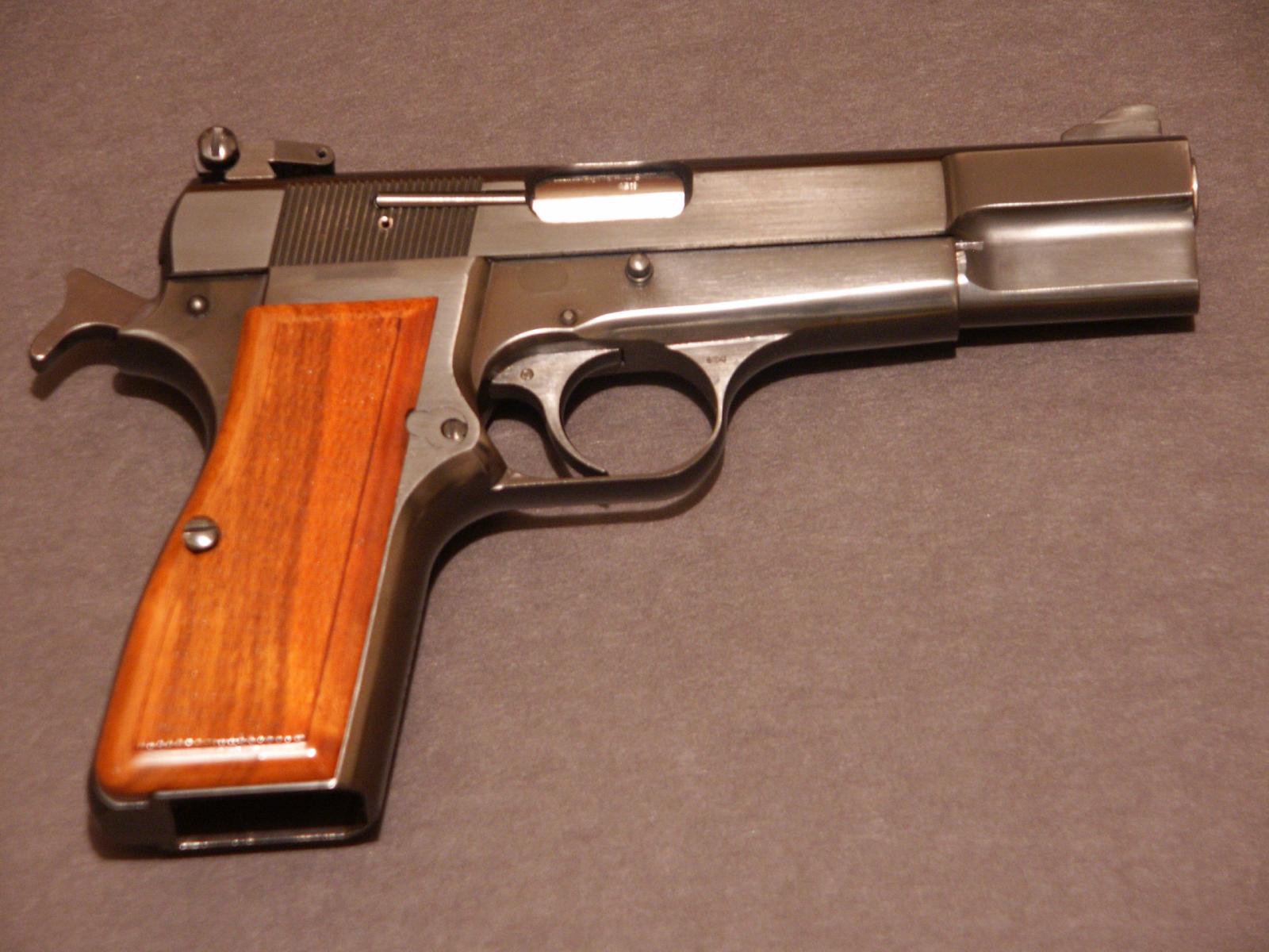 5 pistols that shoot better one-handed than two