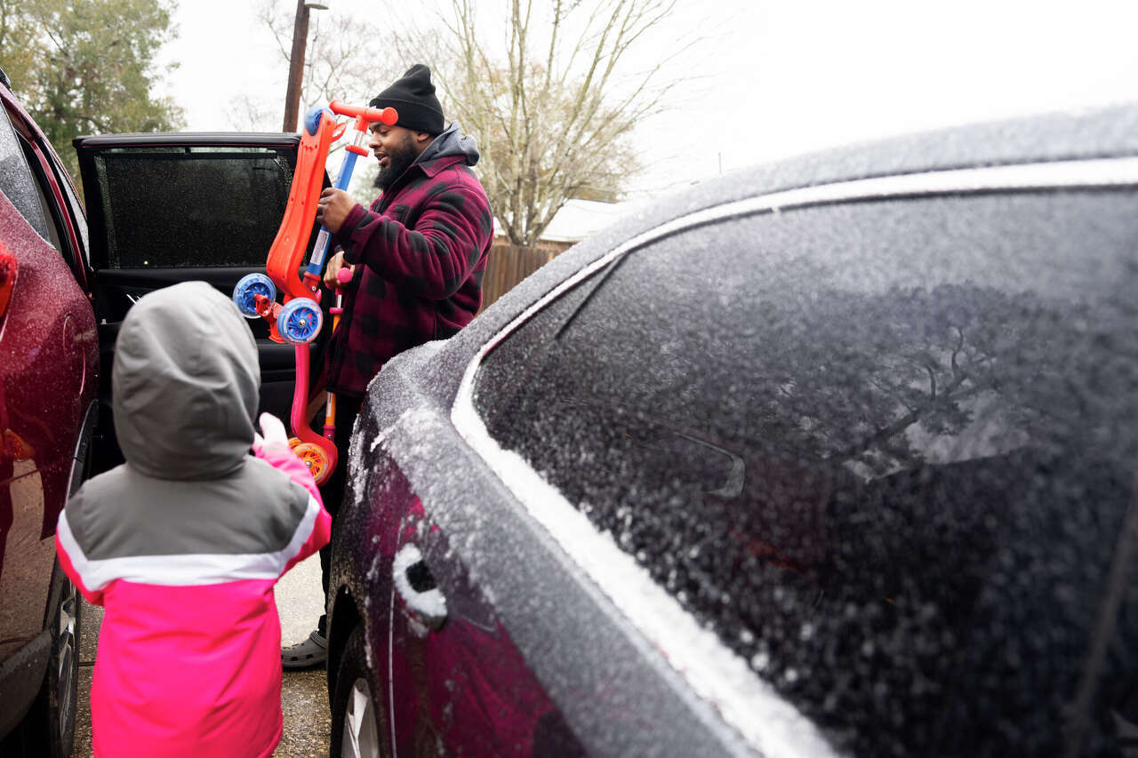 Texas winter storm live updates: Latest on Houston power outages, road ...