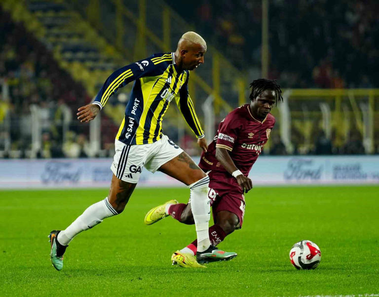 Trendyol Süper Lig: Fenerbahçe 0 - Göztepe 0 (Maç devam ediyor)