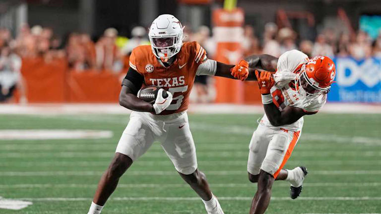 Texas Longhorns' ranked win sets stage in recruiting battle for 4-star TE