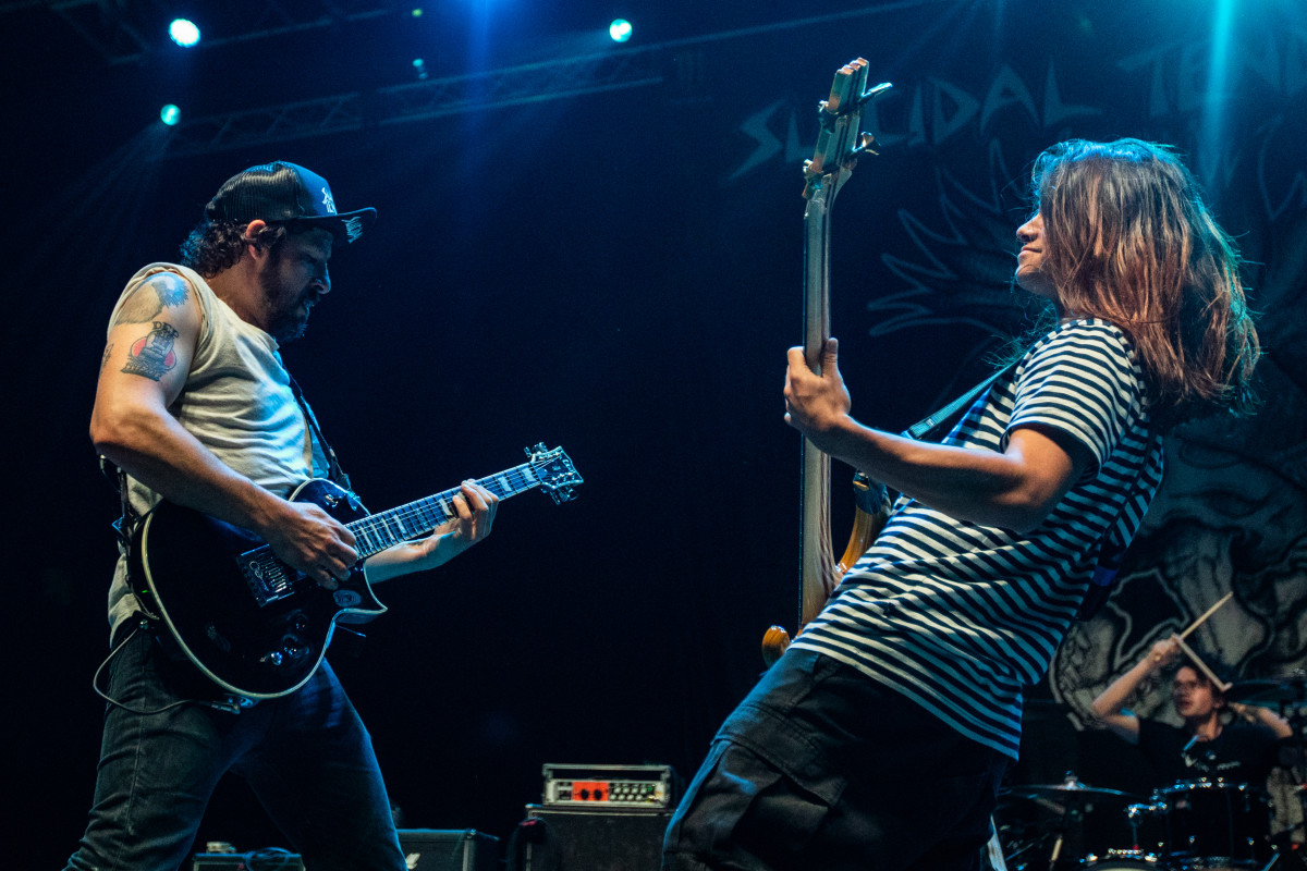 Iconic '80s metal band announces new member after beloved drummer's ...