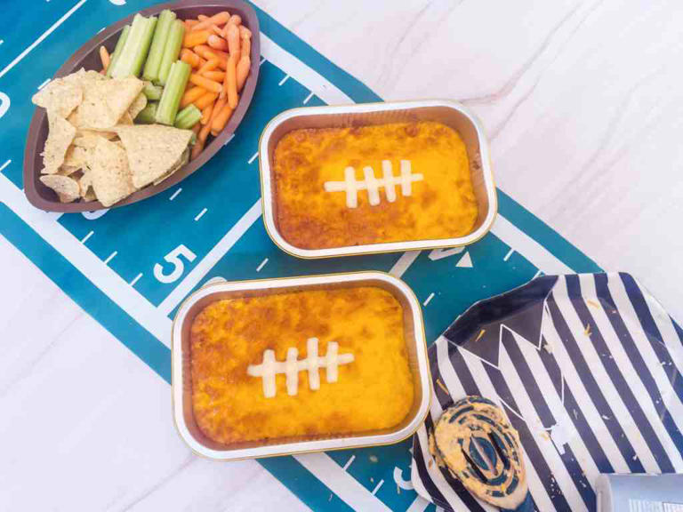 Football buffalo chicken dip recipe: Game day appetizer