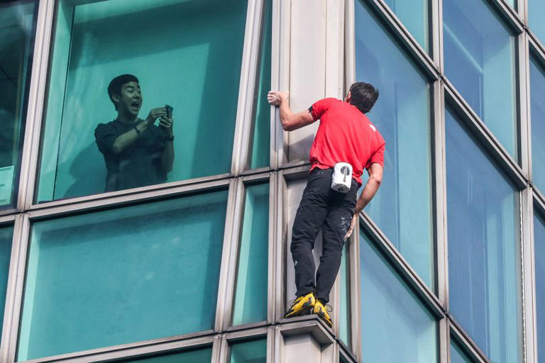 Inside the end of Taipei 101 climb as Alex Honnold accused of 'cheating'