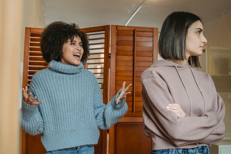 11 subtle behaviors that may be associated with harmful intentions