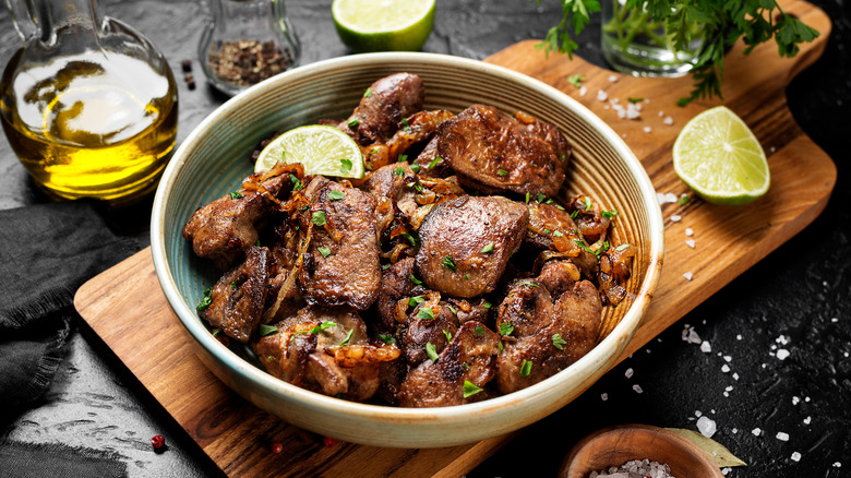 7 foods to eat and 7 foods to avoid for gout