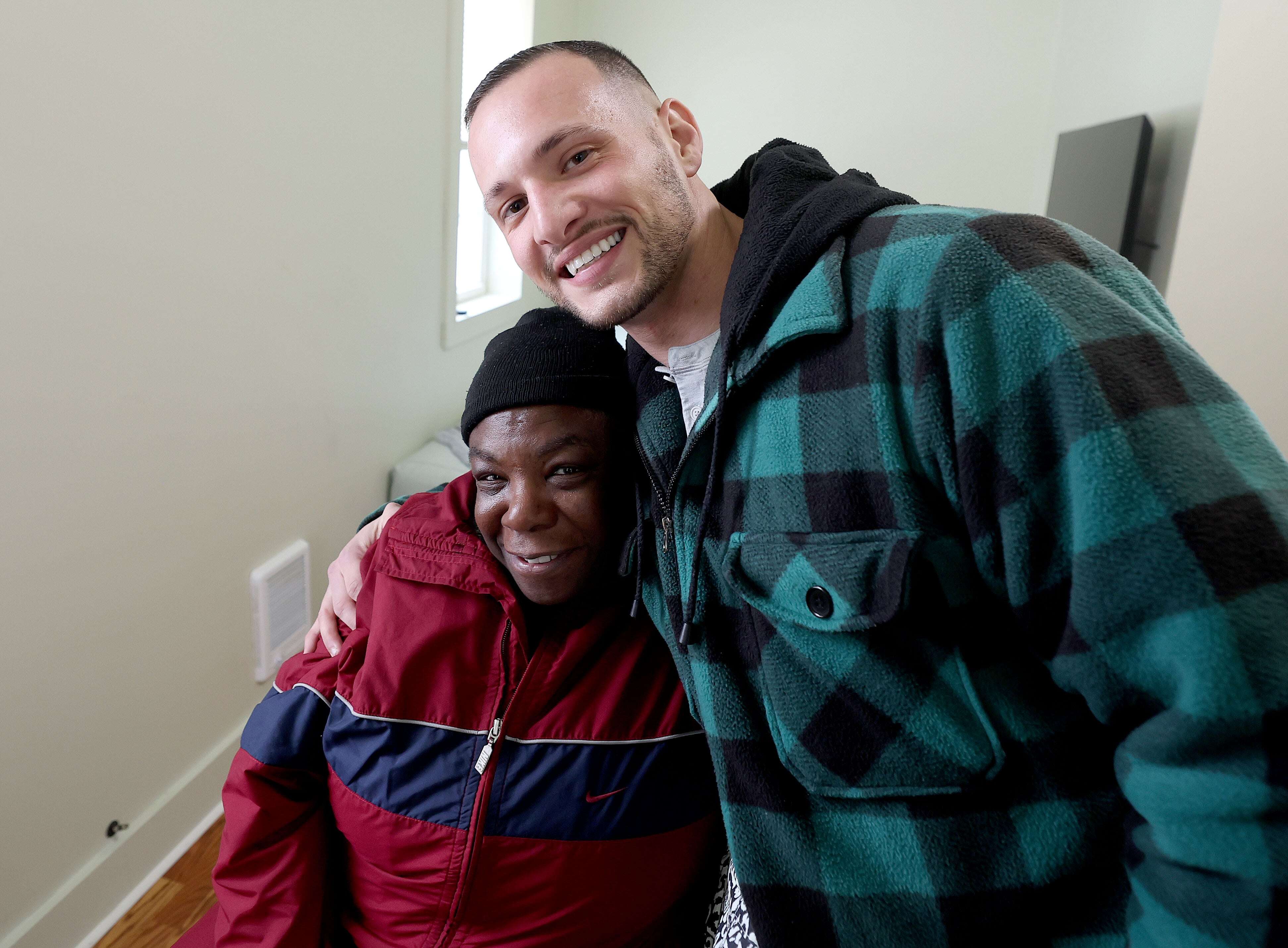 How a police officer helped a woman sleeping in a Syracuse cemetery ...