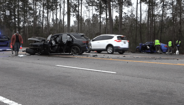 1 dead, 1 injured in Liberty County early Sunday crash