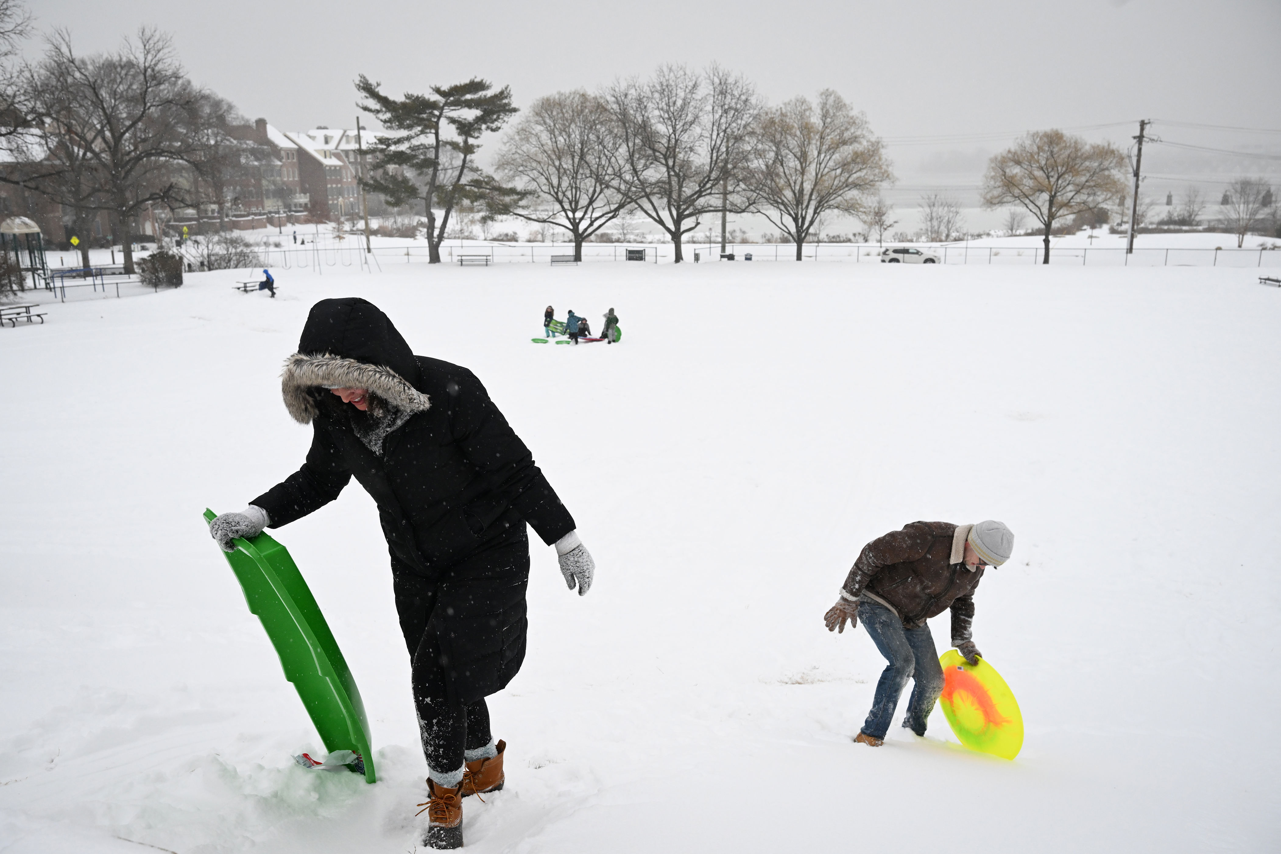 DC winter storm updates: Waves of heavy sleet mixing with treacherous ...