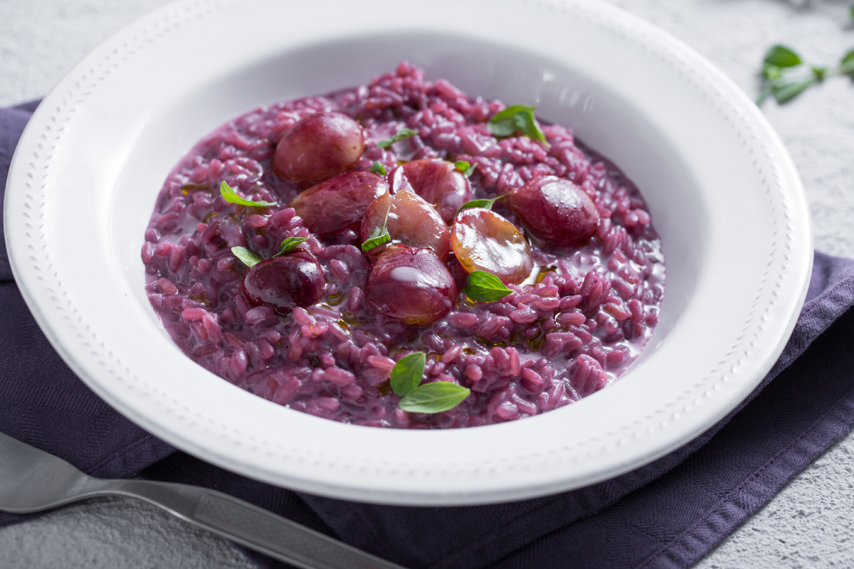 Wine, grape and goat cheese risotto