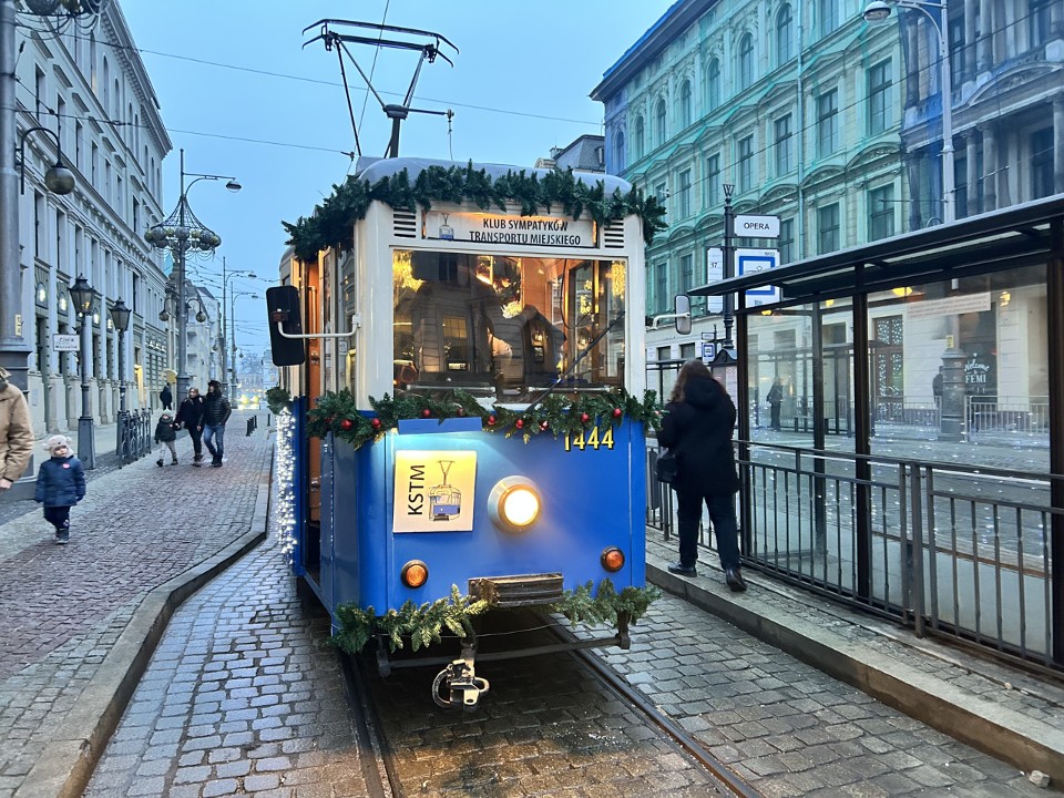Nostalgiczna podróż zabytkowym tramwajem na 34. finał WOŚP we Wrocławiu ...