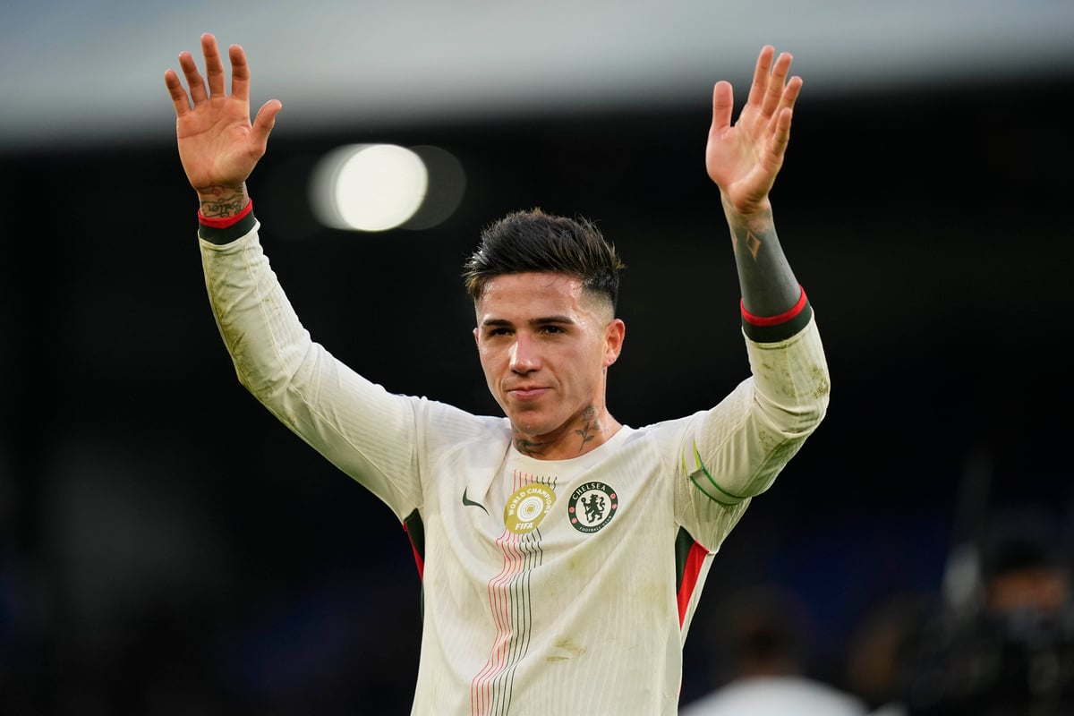 Crystal Palace 1-3 Chelsea: Massive win for Rosenior's Blues - Live