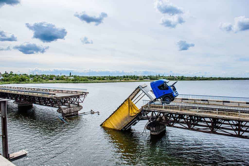 Discover the 9 worst bridge collapses in the United States