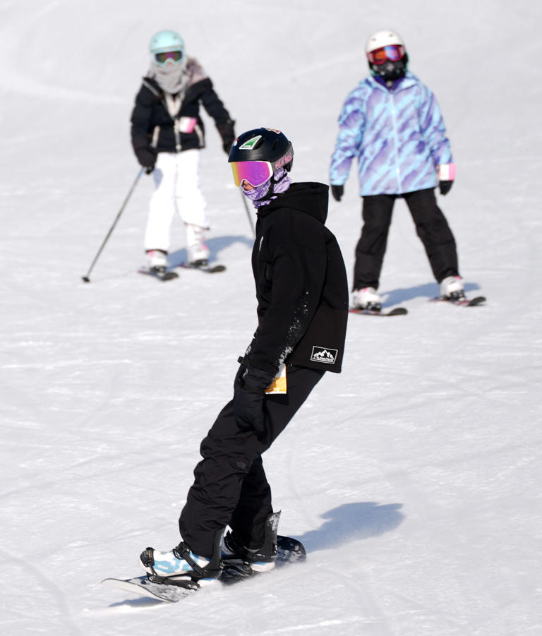 See snow conditions at Thunder Ridge Ski Area, lift ticket prices