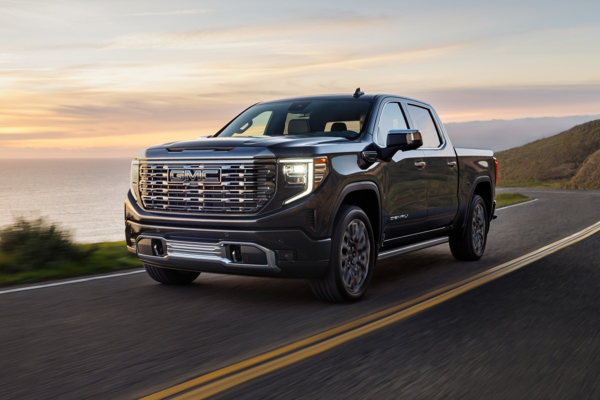 Posh pickup trucks are driving average new car prices to new heights