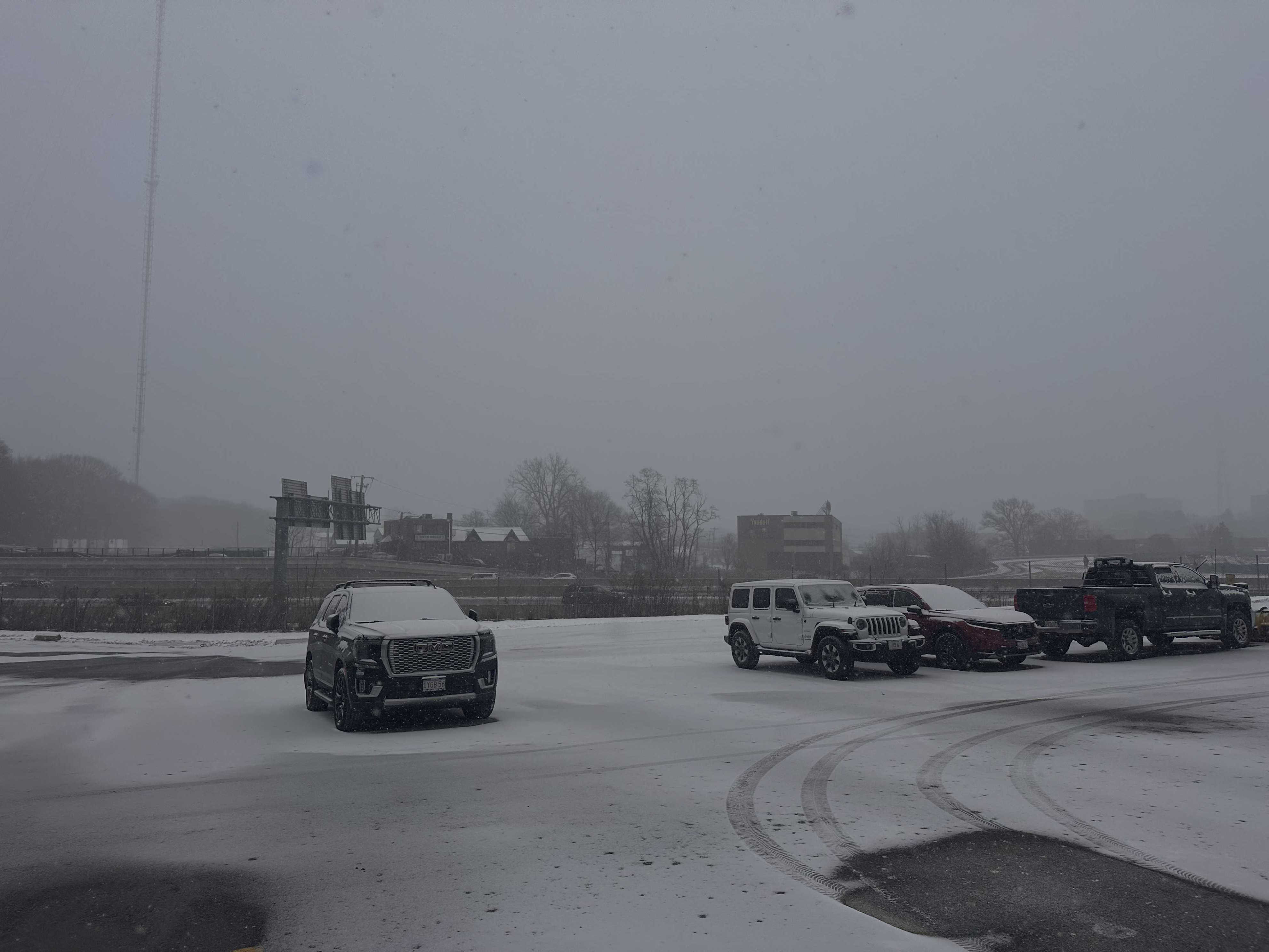 Mass. prepared for winter blast: Officials urge residents to stay off roads