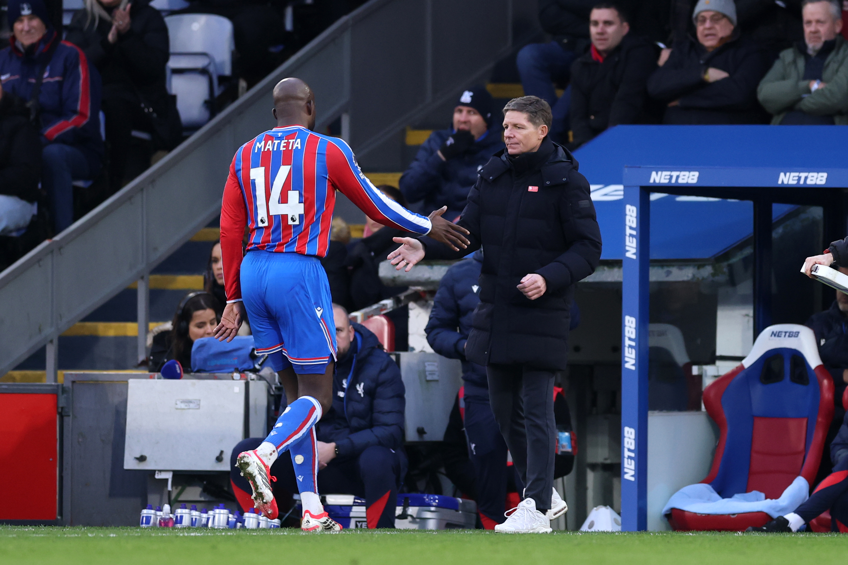 Crystal Palace star waves at Selhurst Park fans amid Tottenham and ...