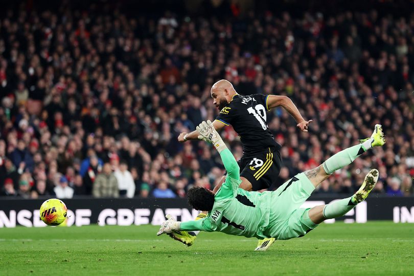 'Terrible!' – Arsenal gift for Man Utd sees Gary Neville pile in after ...