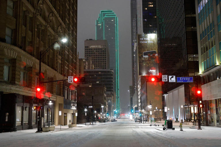 Dallas ISD cancels Tuesday classes. See which other districts have a ...