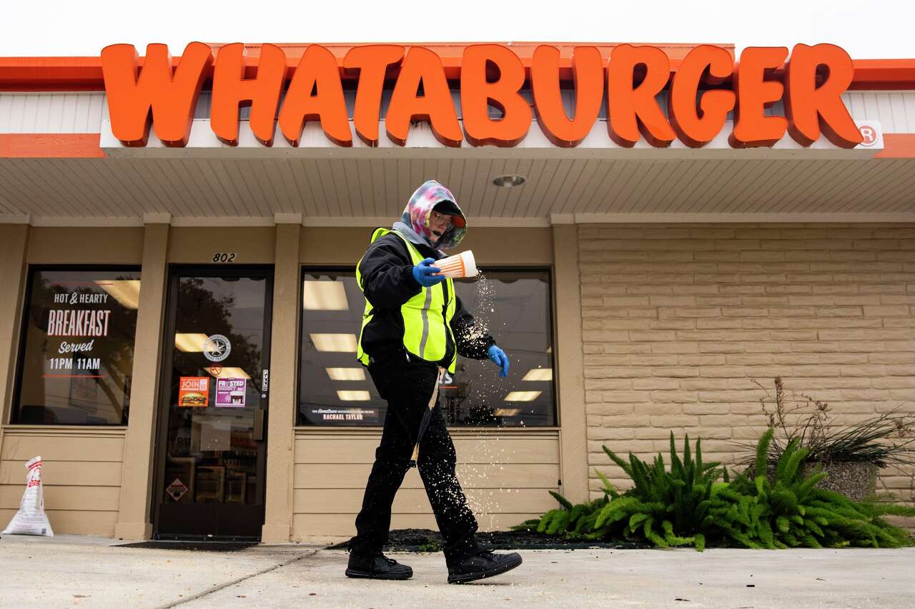 Texas winter storm live updates: Latest on Houston power outages, road ...