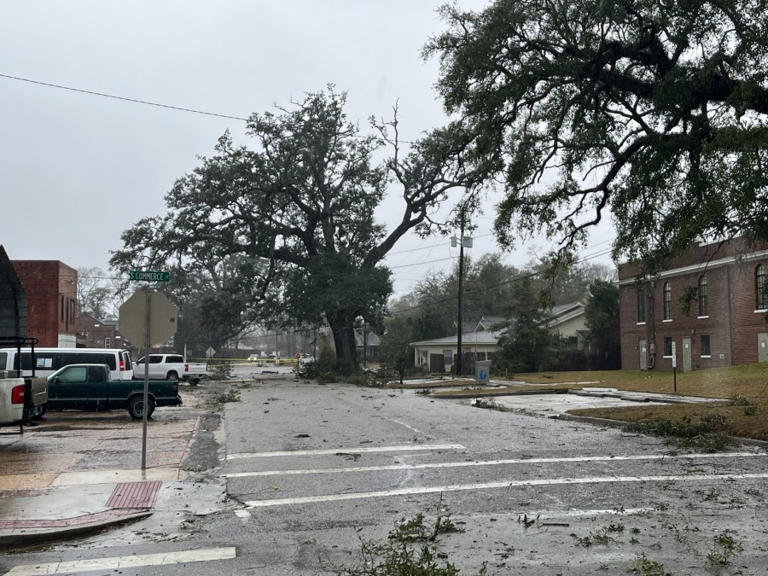 Video: Possible tornado damage to downtown Geneva