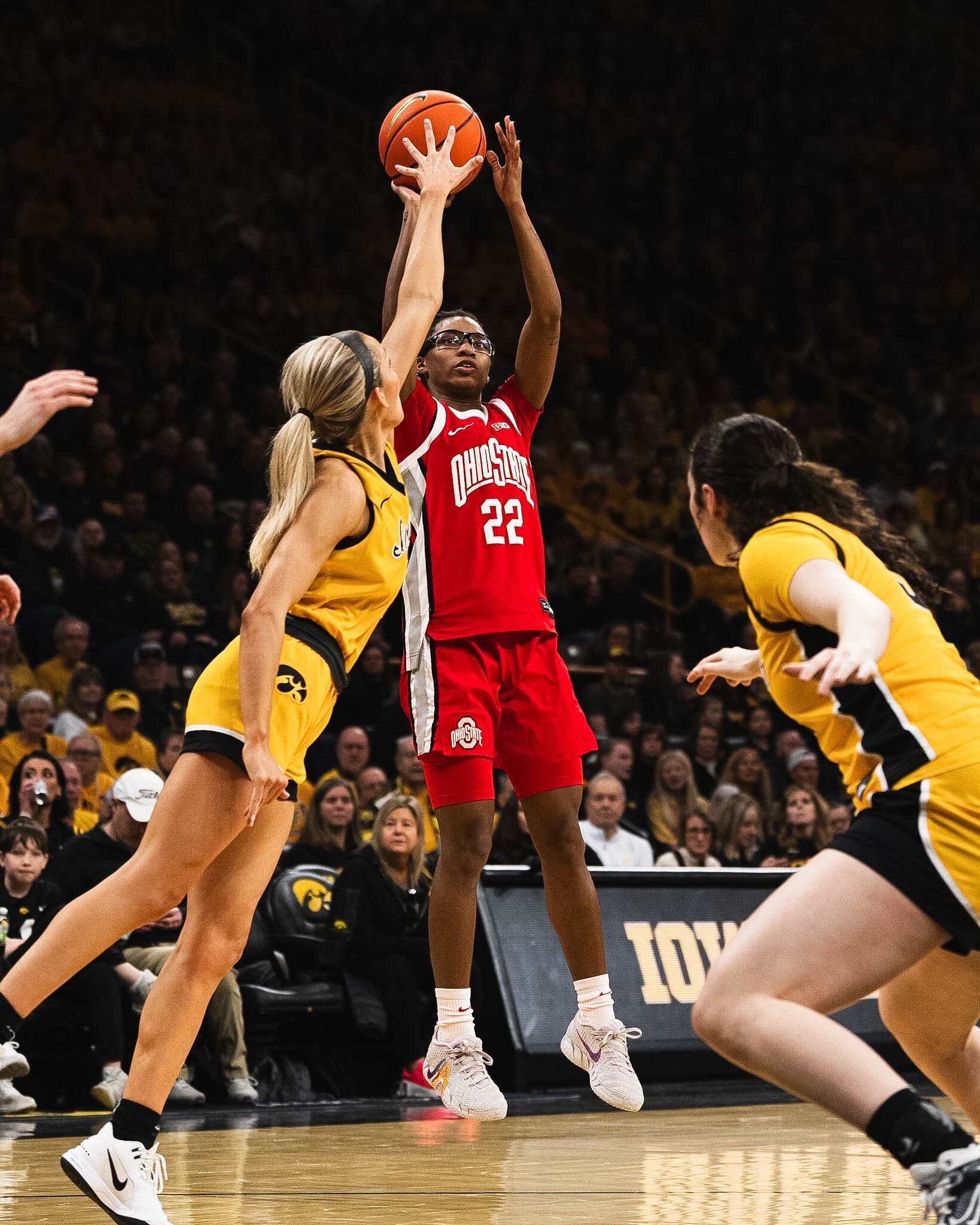 No. 10 Iowa exploit No. 12 Ohio State interior weakness, win 91-70