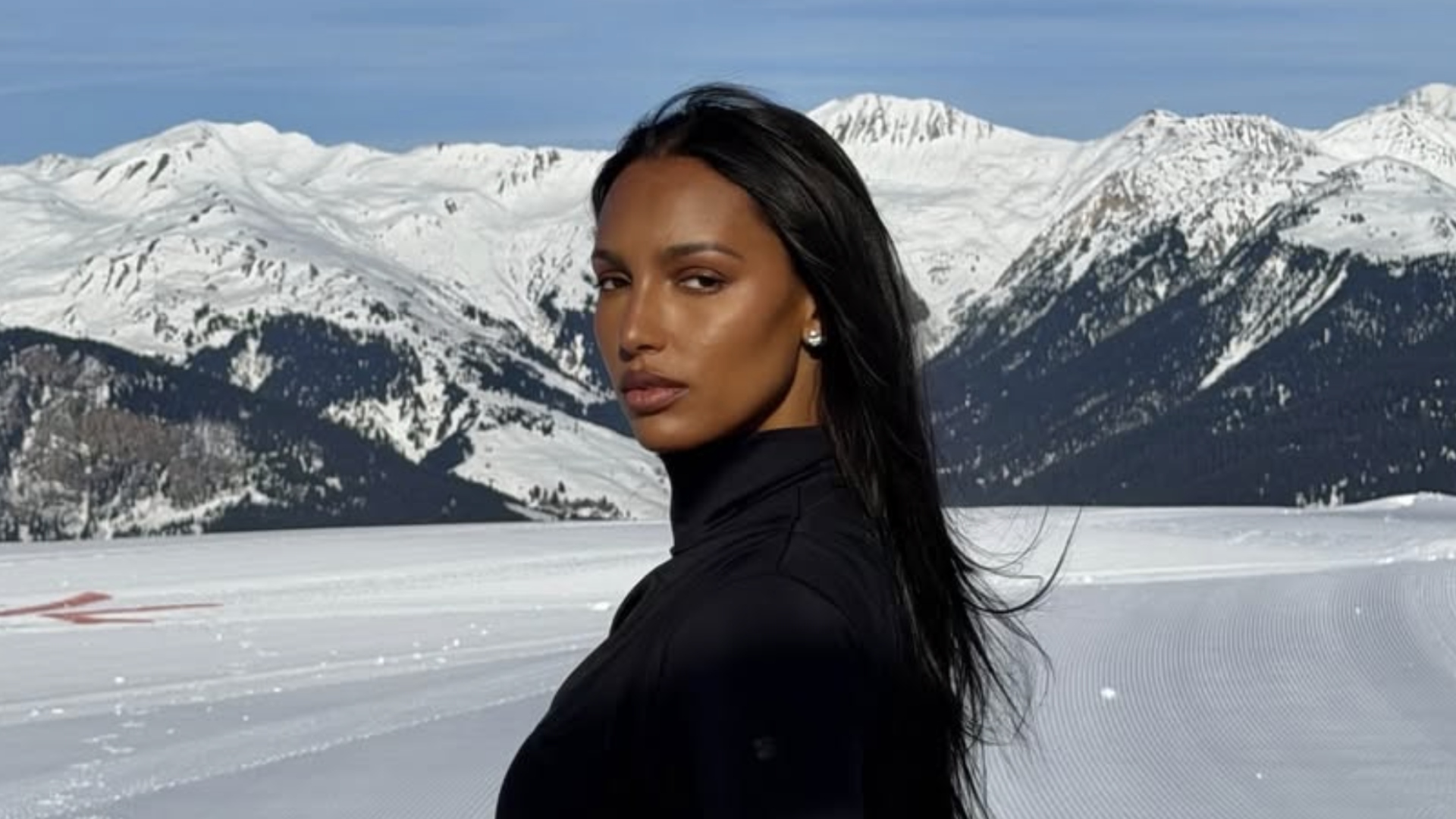 Ta amerykańska modelka, matka dwójki dzieci, rozświetla ośnieżone ...