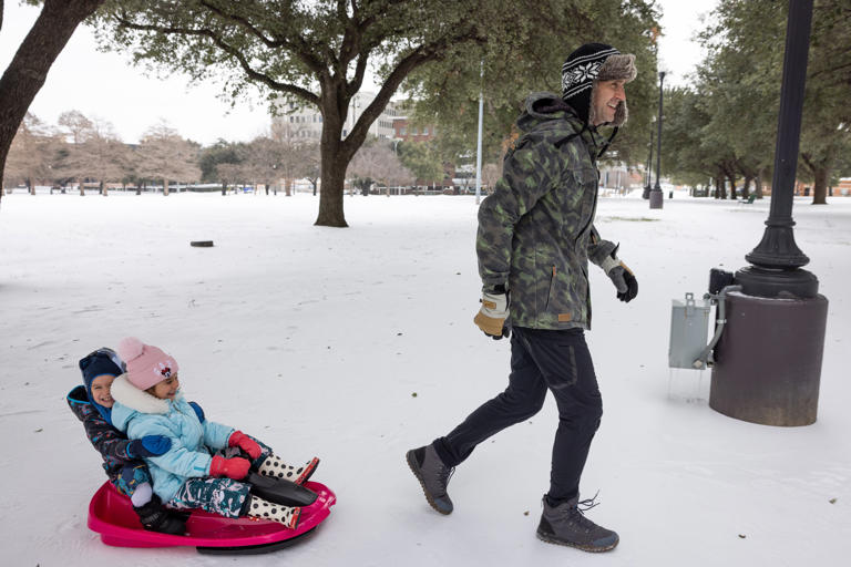 Dallas ISD cancels Tuesday classes. See which other districts have a ...