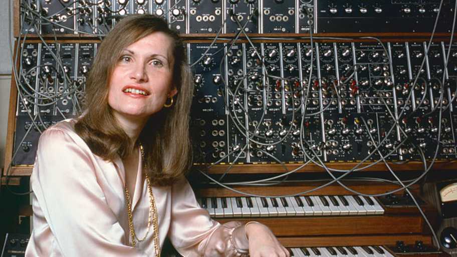 15 Grammy Award winners who made history with their wins