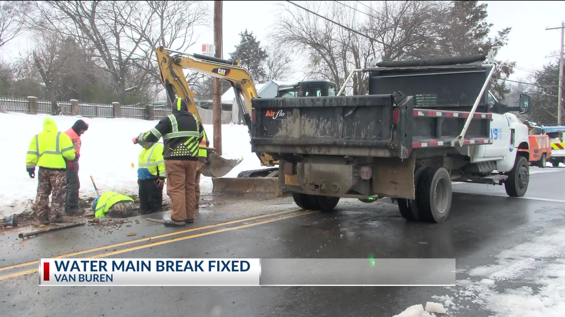 Van Buren crews fix water main break