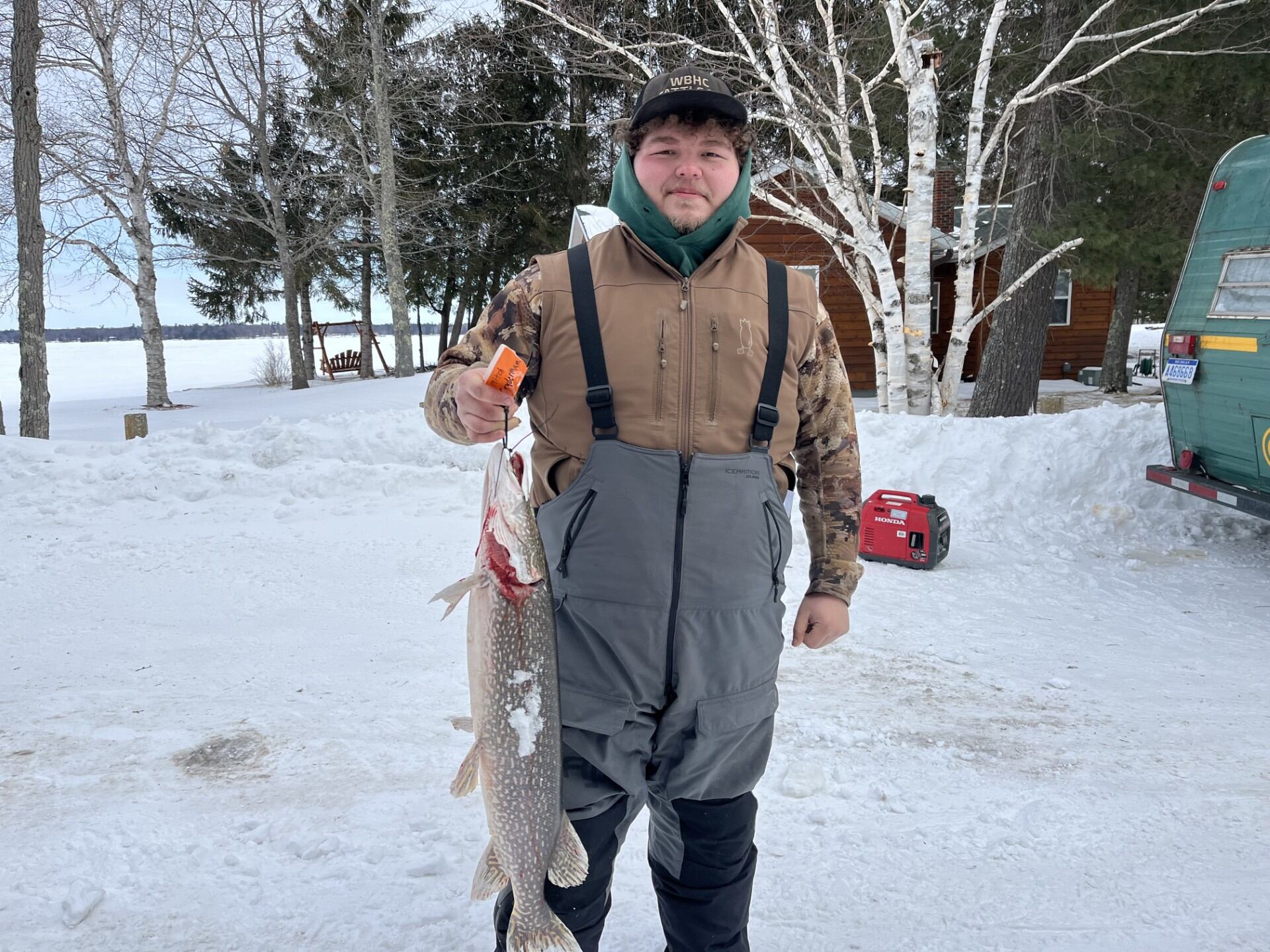 Yoopers encounter below-freezing temperatures during Manistique fishing ...