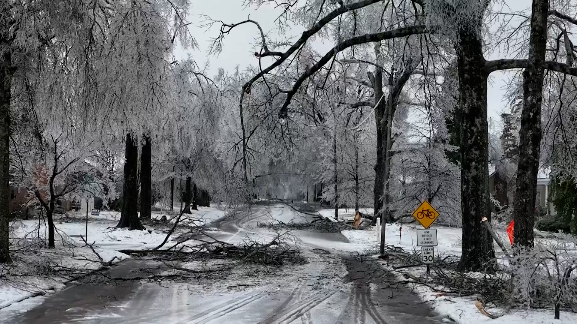 Winter storm slams East Coast