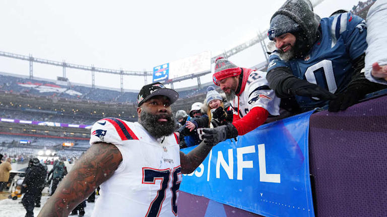 Mike Vrabel gives funny warning to Patriots after beating Broncos