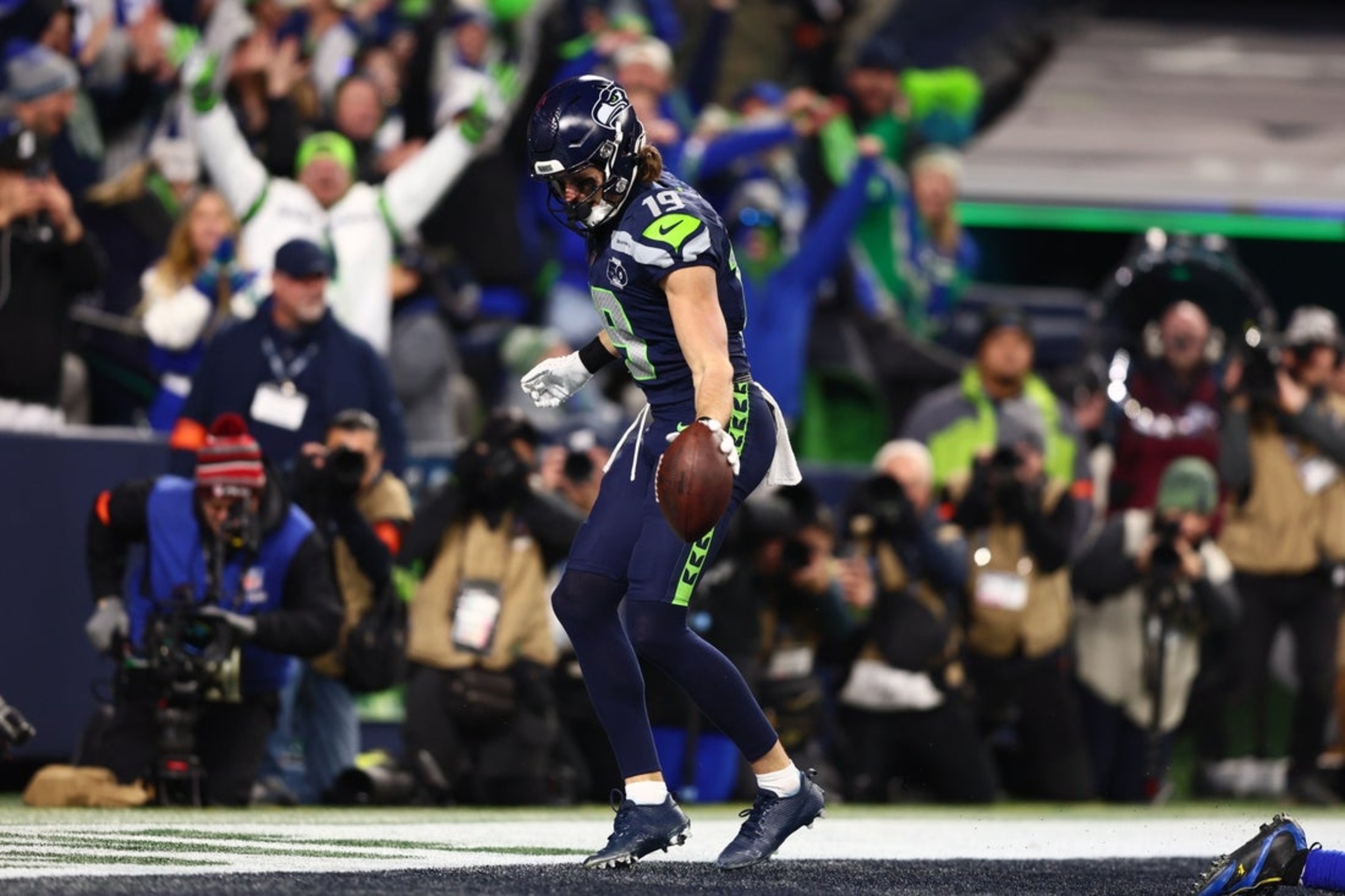 Seahawks hold off Rams in NFC title game thriller, face Pats in Super Bowl