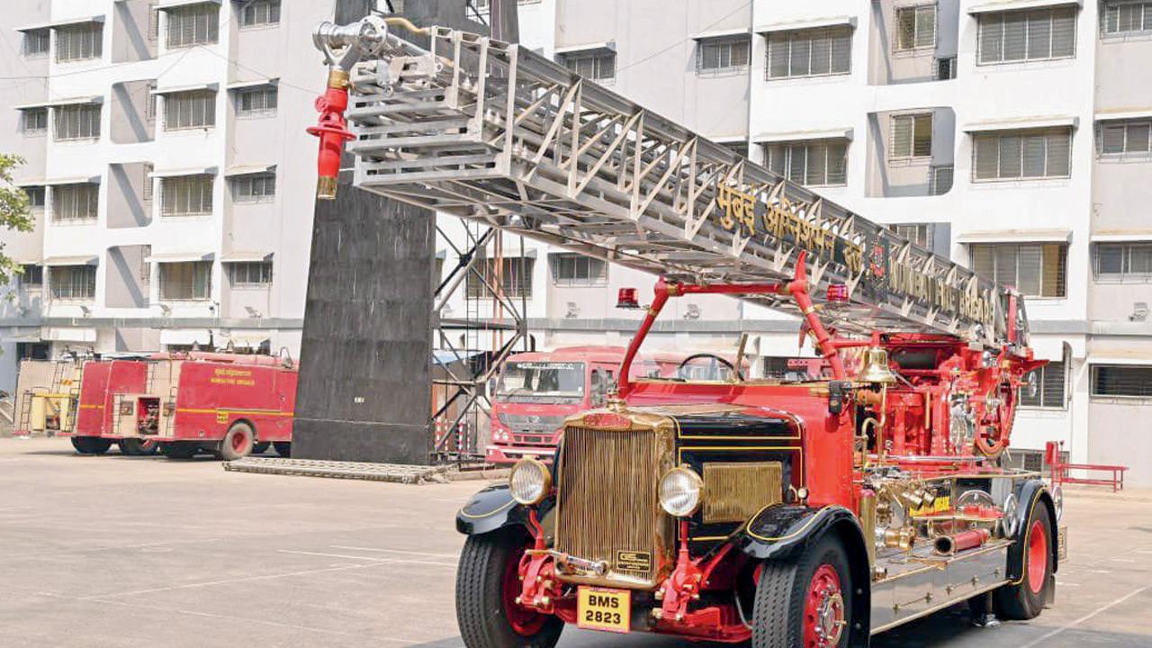 BMC restores Mumbai Fire Brigade’s oldest turntable ladder ...